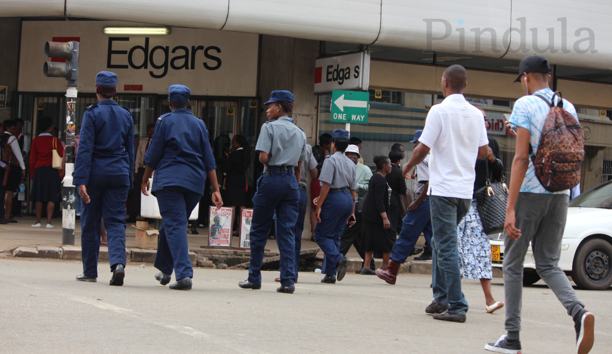 Police Officers Attacked In Harare CBD ⋆ Pindula News