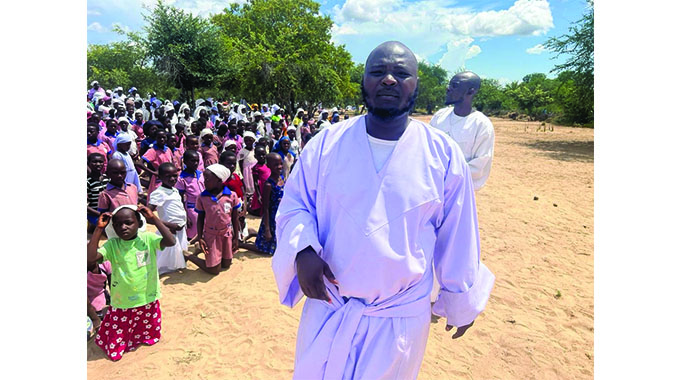 Armed Gang Storm Madzibaba's Shrine Over Death Prophecy ⋆ Pindula News