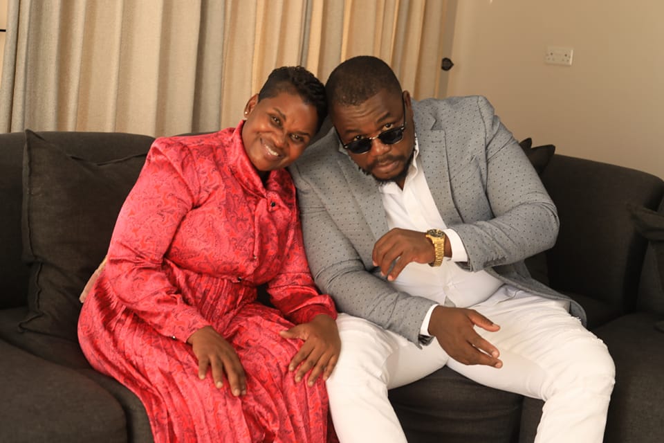 Chivayo Gifts Mambo Dhuterere And Mai Dhuterere Luxury Cars And Cash ...