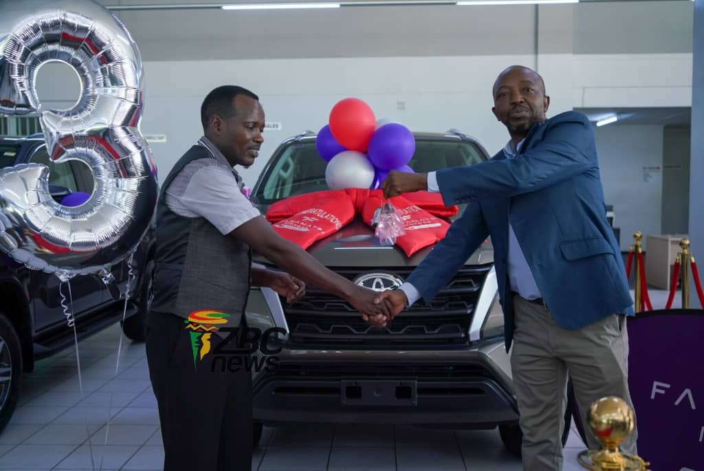 Zhakata Criticised For Accepting Car From Chivayo ⋆ Pindula News