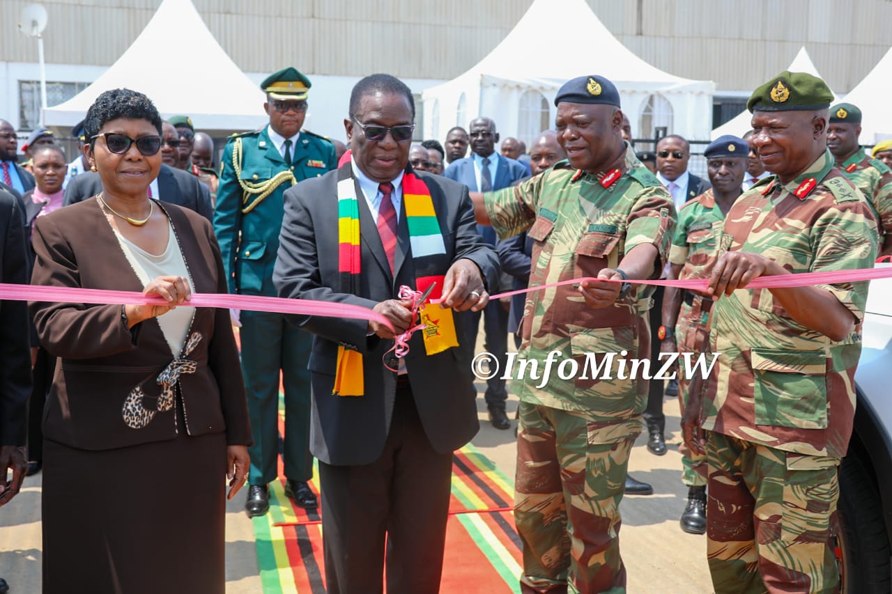 Mnangagwa Hands Over 102 Vehicles To Zimbabwe Defence Forces ⋆ Pindula News