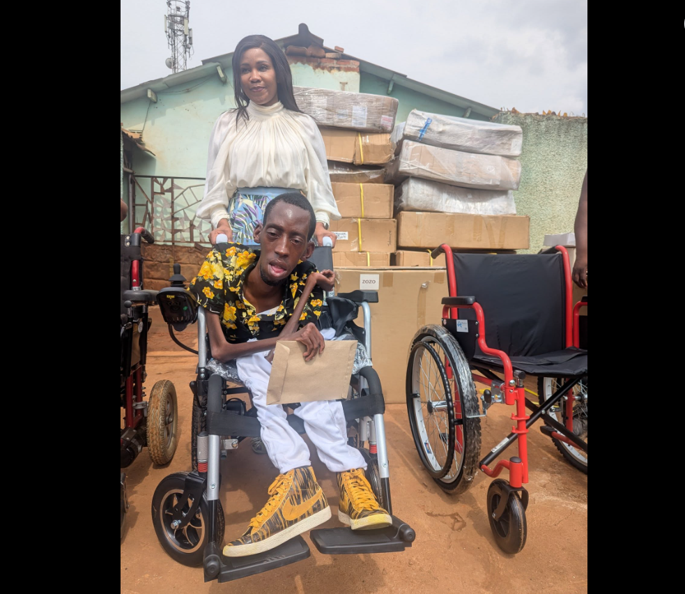 Minnie Baloyi Donates 20 Wheelchairs, US$2,000 To Greatman’s Charity ...